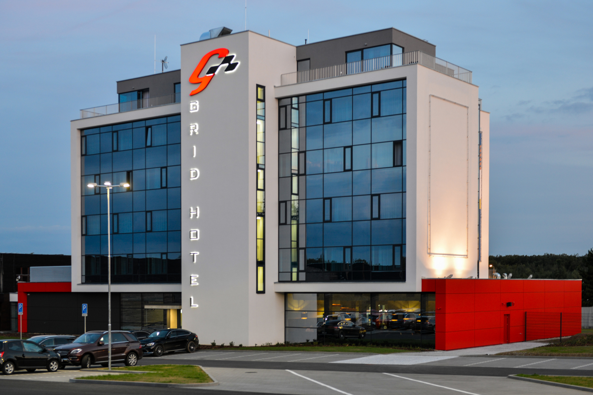 Seriál BYTOVÉ DOMY / Hotel Grid – Arch.Design